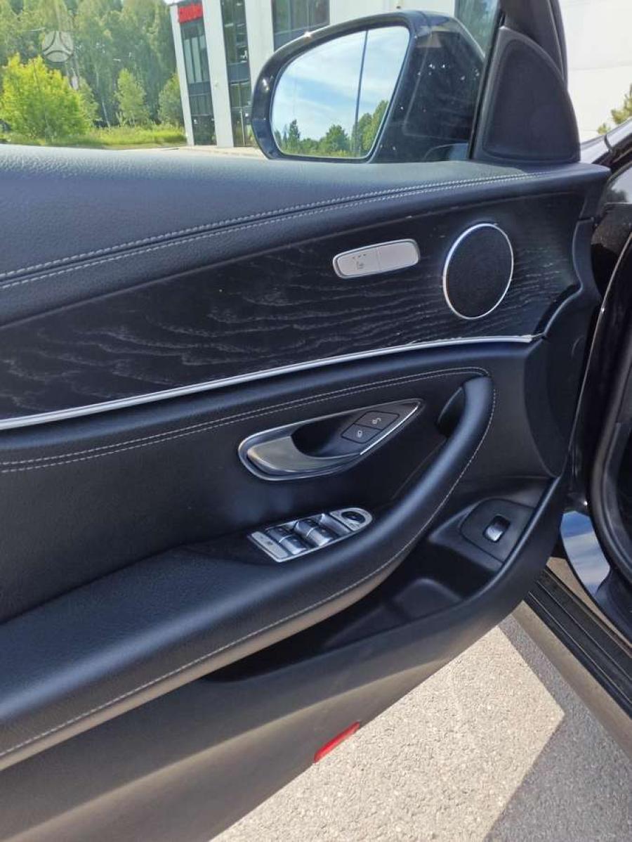 Melns Mercedes-Benz E 220 2021 Kauņa, ar dzinēja tilpumu 1.95 L un nobraukumu 299 tūkst. km par 19250 €, foto 25 vietnē AUTOMOTO.COM.LV