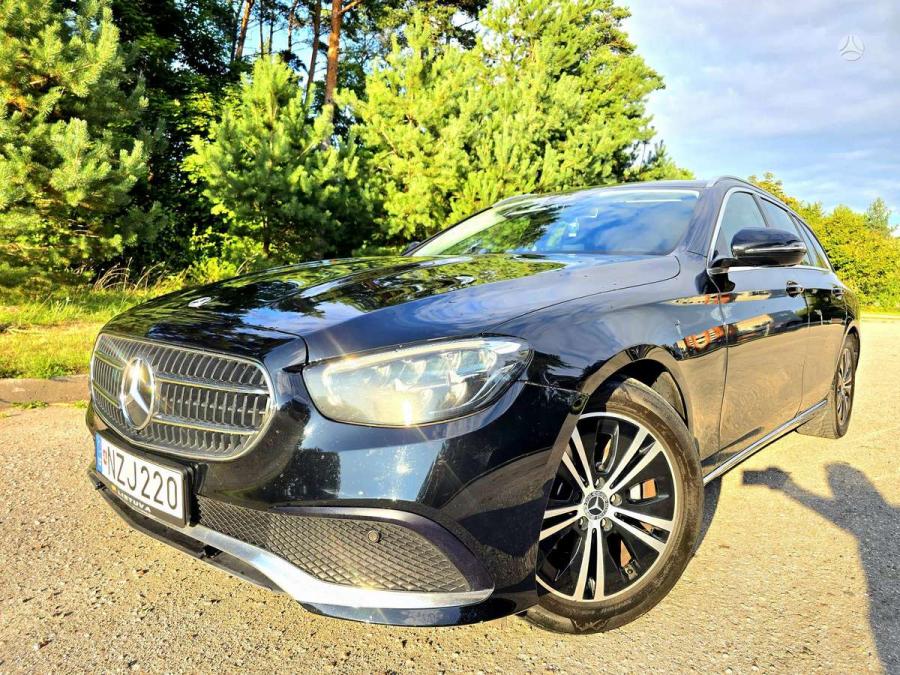 Черный Мерседес E 220 2022 в Паланга, объемом двигателя 2.10 л и пробегом 221 тыс. км за 17500 €, фото 3 на AUTOMOTO.COM.LV