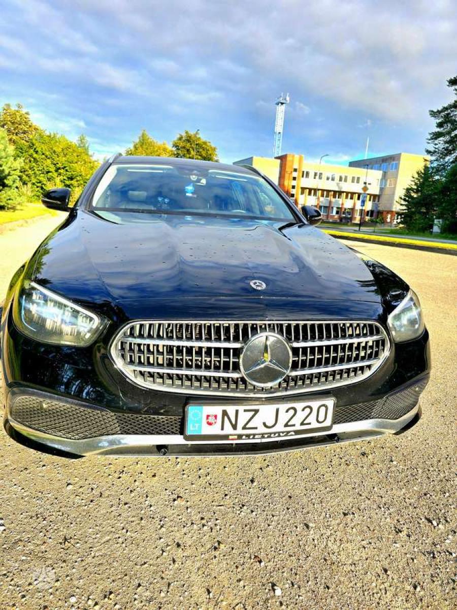 Черный Мерседес E 220 2022 в Паланга, объемом двигателя 2.10 л и пробегом 221 тыс. км за 17500 €, фото 4 на AUTOMOTO.COM.LV
