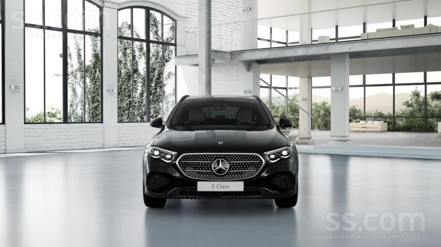 Black Mercedes-Benz E 220 2026 in Riga, with an engine capacity of 2.00 L and mileage of 10 thousand km for 66900 €, photo 3 on AUTOMOTO.COM.LV