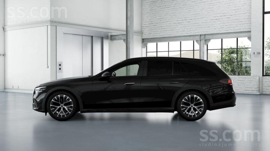Black Mercedes-Benz E 220 2026 in Riga, with an engine capacity of 2.00 L and mileage of 10 thousand km for 66900 €, photo 7 on AUTOMOTO.COM.LV