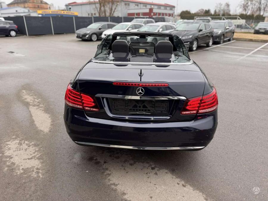 Zils Mercedes-Benz E 220 2014 Šauļi, ar dzinēja tilpumu 2.14 L un nobraukumu 249 tūkst. km par 7650 €, foto 5 vietnē AUTOMOTO.COM.LV