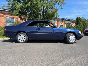 Blue Mercedes-Benz E 220 1996 in Riga, with an engine capacity of 2.20 L and mileage of 263 thousand km for 11000 €, photo  on AUTOMOTO.COM.LV