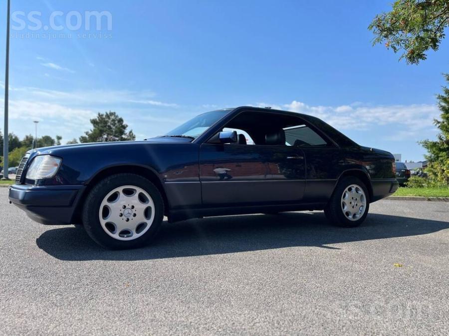 Zils Mercedes-Benz E 220 1996 Rīga, ar dzinēja tilpumu 2.20 L un nobraukumu 263 tūkst. km par 11000 €, foto 4 vietnē AUTOMOTO.COM.LV