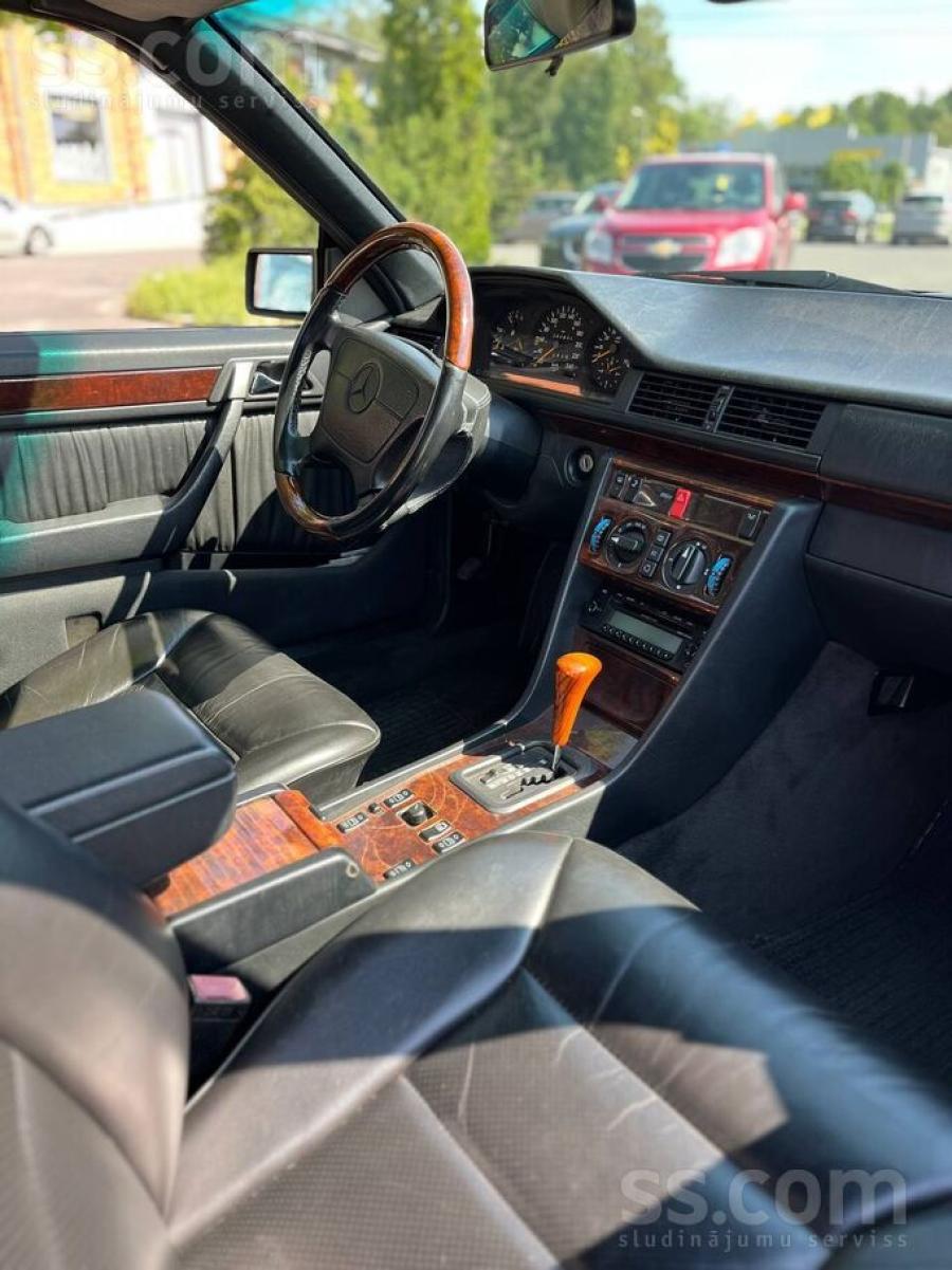 Zils Mercedes-Benz E 220 1996 Rīga, ar dzinēja tilpumu 2.20 L un nobraukumu 263 tūkst. km par 11000 €, foto 6 vietnē AUTOMOTO.COM.LV