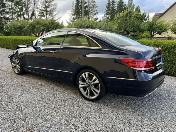 Синий Мерседес E 220 2014 в Каунас, объемом двигателя 2.14 л и пробегом 253 тыс. км за 5750 €, фото 5 на AUTOMOTO.COM.LV
