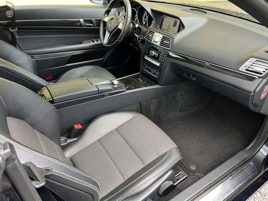 Синий Мерседес E 220 2014 в Каунас, объемом двигателя 2.14 л и пробегом 253 тыс. км за 5750 €, фото 29 на AUTOMOTO.COM.LV