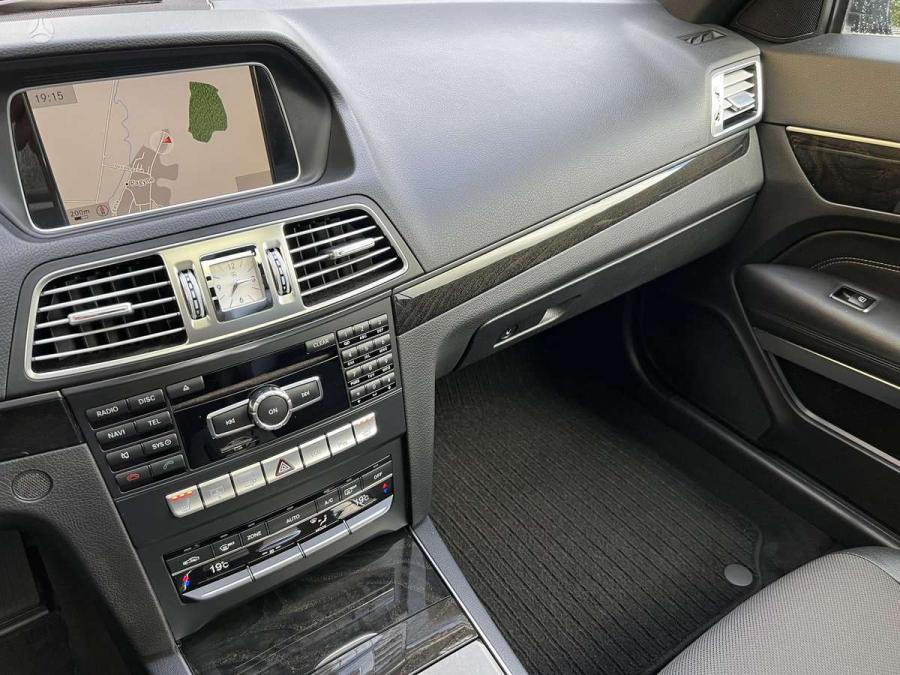 Синий Мерседес E 220 2014 в Каунас, объемом двигателя 2.14 л и пробегом 253 тыс. км за 5750 €, фото 33 на AUTOMOTO.COM.LV