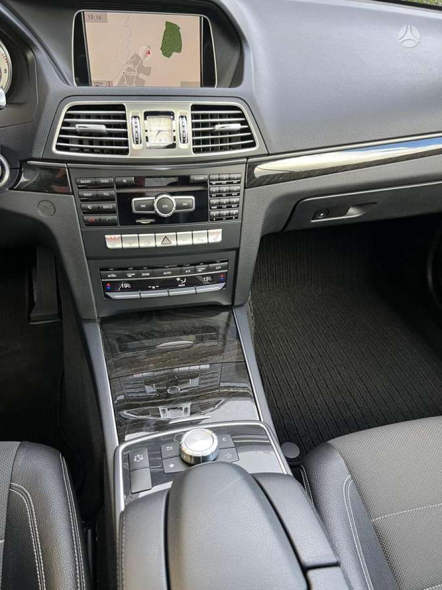 Синий Мерседес E 220 2014 в Каунас, объемом двигателя 2.14 л и пробегом 253 тыс. км за 5750 €, фото 34 на AUTOMOTO.COM.LV