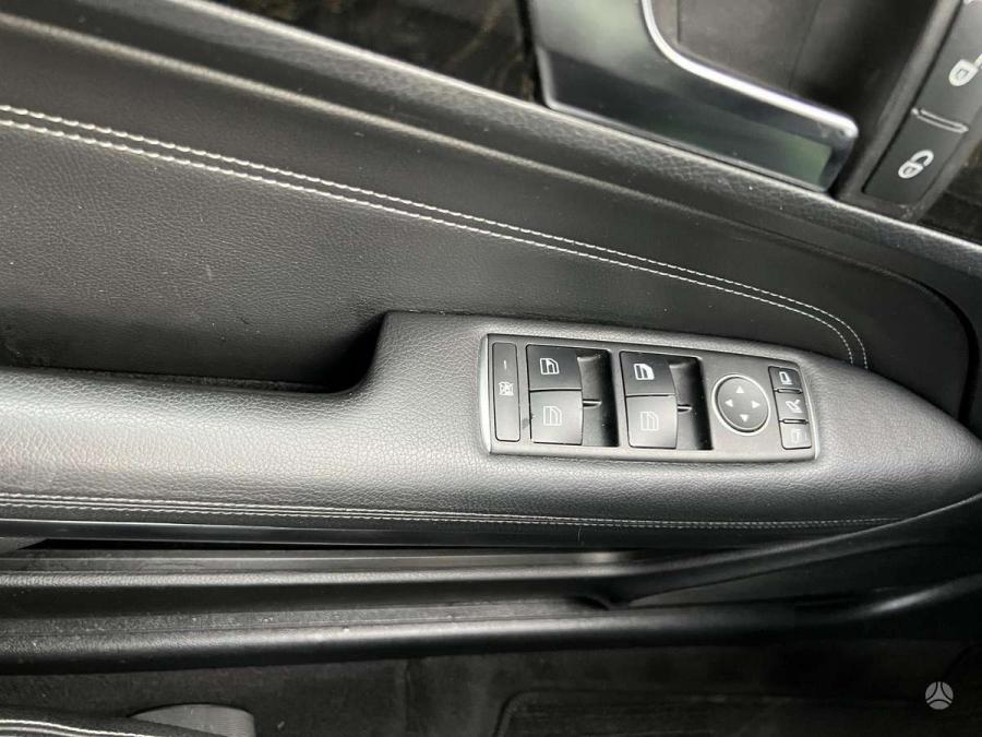 Синий Мерседес E 220 2014 в Каунас, объемом двигателя 2.14 л и пробегом 253 тыс. км за 5750 €, фото 43 на AUTOMOTO.COM.LV