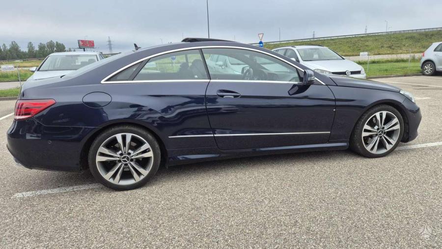 Zils Mercedes-Benz E 220 2014 Kauņa, ar dzinēja tilpumu 2.14 L un nobraukumu 253 tūkst. km par 9900 €, foto 6 vietnē AUTOMOTO.COM.LV