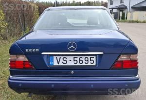 Синий Мерседес E 220 1994 в Рига, объемом двигателя 2.20 л и пробегом 214 тыс. км за 5900 €, фото 29 на AUTOMOTO.COM.LV