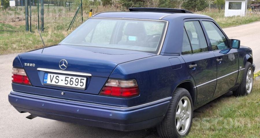 Синий Мерседес E 220 1994 в Рига, объемом двигателя 2.20 л и пробегом 214 тыс. км за 5300 €, фото 11 на AUTOMOTO.COM.LV