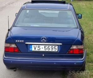 Синий Мерседес E 220 1994 в Рига, объемом двигателя 2.20 л и пробегом 214 тыс. км за 5300 €, фото 12 на AUTOMOTO.COM.LV