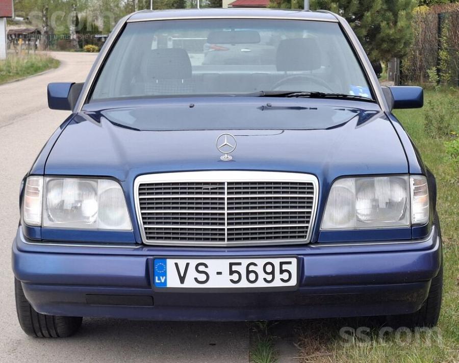 Синий Мерседес E 220 1994 в Рига, объемом двигателя 2.20 л и пробегом 214 тыс. км за 5300 €, фото 26 на AUTOMOTO.COM.LV