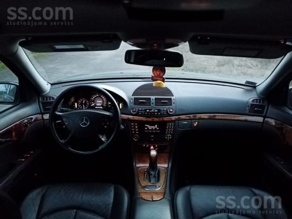 Zils Mercedes-Benz E 220 2002 Daugavpils, ar dzinēja tilpumu 2.20 L un nobraukumu 407 tūkst. km par 900 €, foto 5 vietnē AUTOMOTO.COM.LV