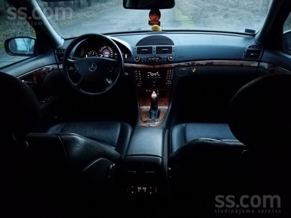 Zils Mercedes-Benz E 220 2002 Daugavpils, ar dzinēja tilpumu 2.20 L un nobraukumu 407 tūkst. km par 900 €, foto 6 vietnē AUTOMOTO.COM.LV