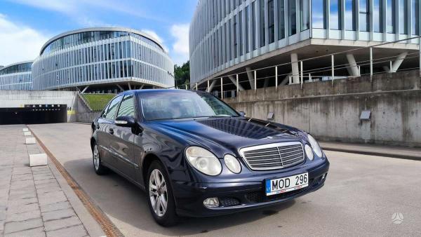 Blue Mercedes-Benz E 220 2002 in Vilnius, with an engine capacity of 2.15 L and mileage of 299 thousand km for 1850 €, photo 1 on AUTOMOTO.COM.LV
