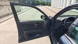 Zils Mercedes-Benz E 220 2002 Viļņa, ar dzinēja tilpumu 2.15 L un nobraukumu 299 tūkst. km par 1850 €, foto 8 vietnē AUTOMOTO.COM.LV
