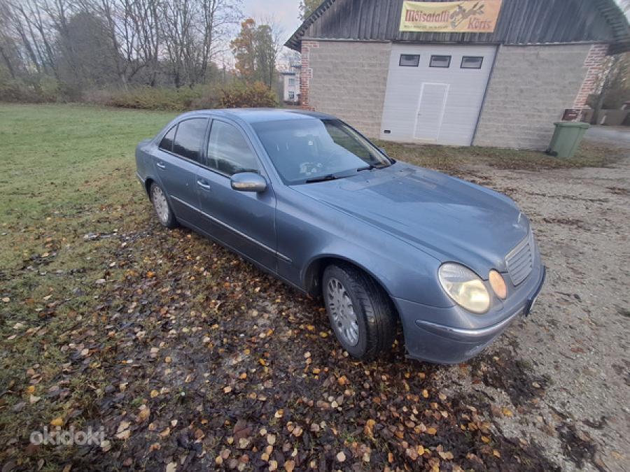 Синий Мерседес E 220 2002 в Тарту, объемом двигателя 2.10 л и пробегом 335 тыс. км за 1200 €, фото 1 на AUTOMOTO.COM.LV