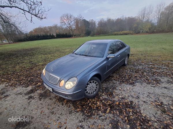 Синий Мерседес E 220 2002 в Тарту, объемом двигателя 2.10 л и пробегом 335 тыс. км за 1200 €, фото 2 на AUTOMOTO.COM.LV