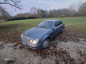 Синий Мерседес E 220 2002 в Тарту, объемом двигателя 2.10 л и пробегом 335 тыс. км за 1200 €, фото 3 на AUTOMOTO.COM.LV