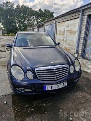 Zils Mercedes-Benz E 220 2002 Rīga, ar dzinēja tilpumu 2.20 L un nobraukumu 420 tūkst. km par 1300 €, foto  vietnē AUTOMOTO.COM.LV