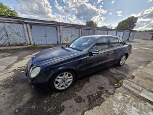 Zils Mercedes-Benz E 220 2002 Rīga, ar dzinēja tilpumu 2.20 L un nobraukumu 420 tūkst. km par 1300 €, foto 3 vietnē AUTOMOTO.COM.LV