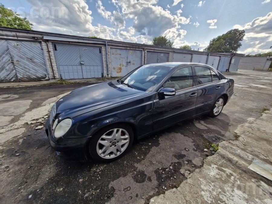 Zils Mercedes-Benz E 220 2002 Rīga, ar dzinēja tilpumu 2.20 L un nobraukumu 420 tūkst. km par 1300 €, foto 3 vietnē AUTOMOTO.COM.LV