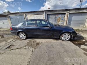 Zils Mercedes-Benz E 220 2002 Rīga, ar dzinēja tilpumu 2.20 L un nobraukumu 420 tūkst. km par 1300 €, foto 5 vietnē AUTOMOTO.COM.LV