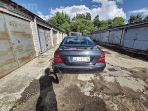 Zils Mercedes-Benz E 220 2002 Rīga, ar dzinēja tilpumu 2.20 L un nobraukumu 420 tūkst. km par 1300 €, foto 6 vietnē AUTOMOTO.COM.LV