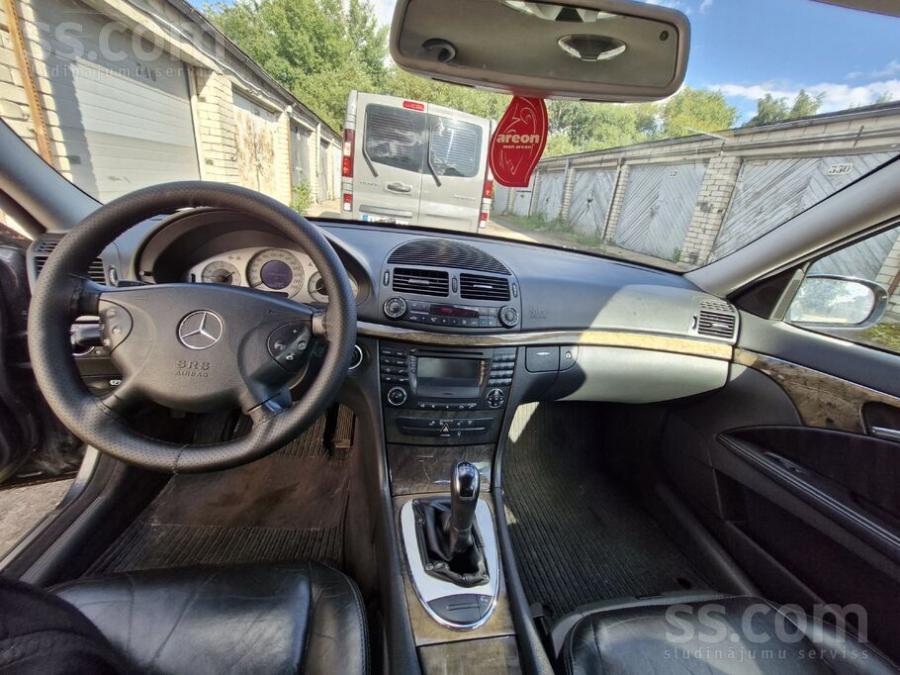 Zils Mercedes-Benz E 220 2002 Rīga, ar dzinēja tilpumu 2.20 L un nobraukumu 420 tūkst. km par 1300 €, foto 9 vietnē AUTOMOTO.COM.LV