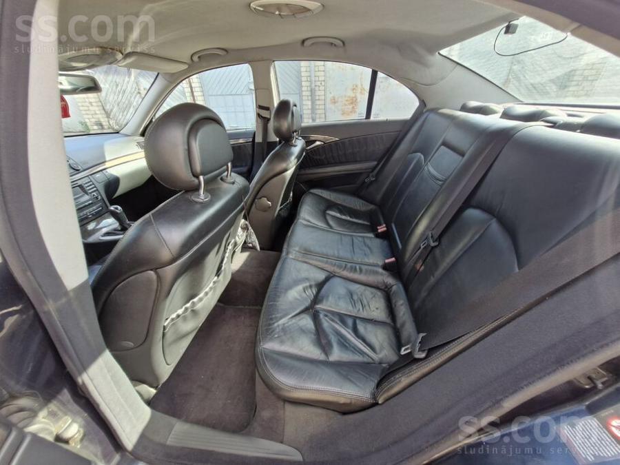 Zils Mercedes-Benz E 220 2002 Rīga, ar dzinēja tilpumu 2.20 L un nobraukumu 420 tūkst. km par 1300 €, foto 11 vietnē AUTOMOTO.COM.LV