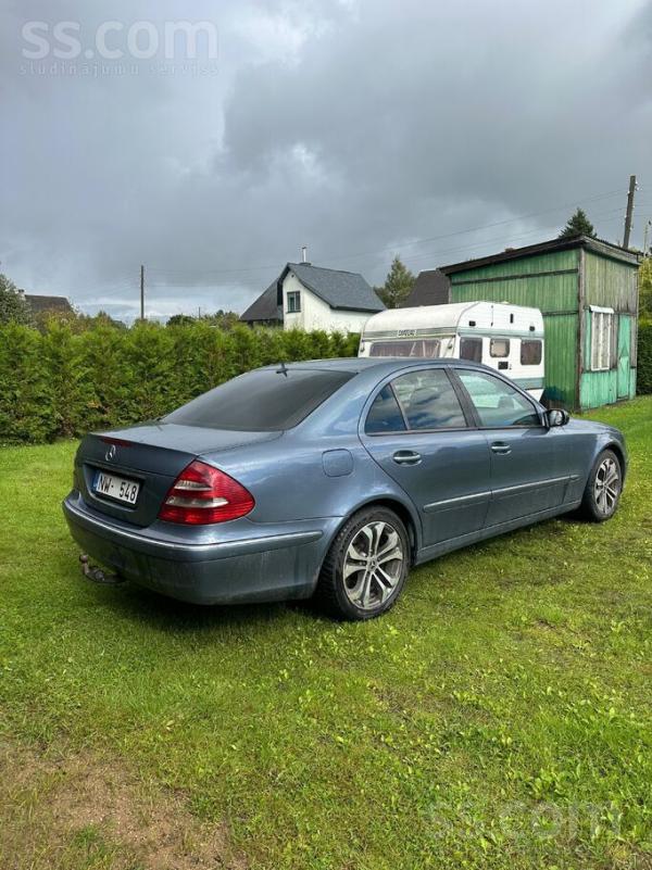 Blue Mercedes-Benz E 220 2002 in Daugavpils, with an engine capacity of 2.20 L and mileage of 327 thousand km for 2500 €, photo 8 on AUTOMOTO.COM.LV