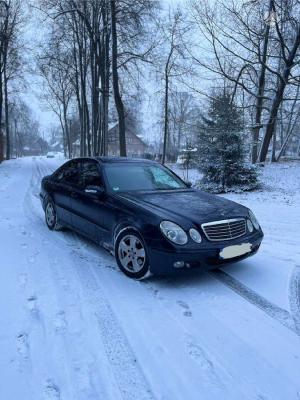 Blue Mercedes-Benz E 220 2003 in Pasvalys, with an engine capacity of 2.20 L and mileage of 268 thousand km for 2400 €, photo 3 on AUTOMOTO.COM.LV
