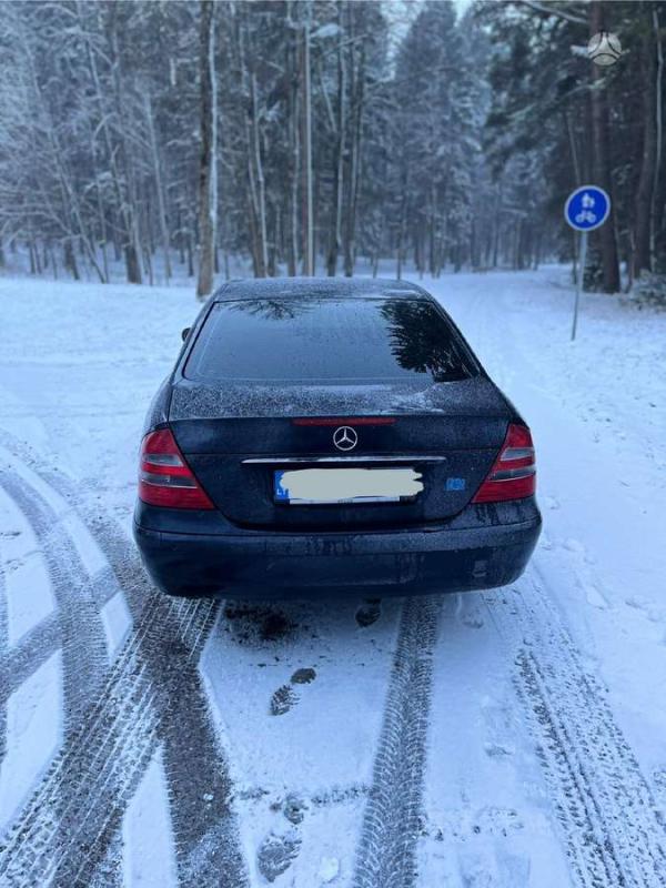 Zils Mercedes-Benz E 220 2003 Pasvalys, ar dzinēja tilpumu 2.20 L un nobraukumu 268 tūkst. km par 2400 €, foto 5 vietnē AUTOMOTO.COM.LV