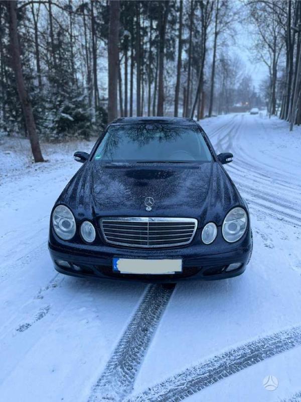 Zils Mercedes-Benz E 220 2003 Pasvalys, ar dzinēja tilpumu 2.20 L un nobraukumu 268 tūkst. km par 2400 €, foto 6 vietnē AUTOMOTO.COM.LV