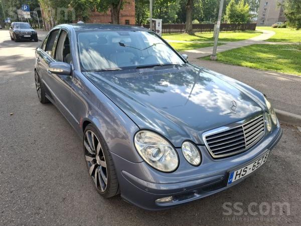 Синий Мерседес E 220 2003 в Даугавпилс, объемом двигателя 2.20 л и пробегом 334 тыс. км за 2400 €, фото 2 на AUTOMOTO.COM.LV