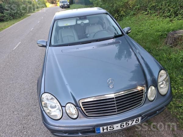 Синий Мерседес E 220 2003 в Даугавпилс, объемом двигателя 2.20 л и пробегом 334 тыс. км за 2400 €, фото 4 на AUTOMOTO.COM.LV