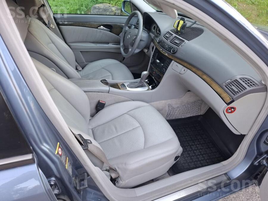 Zils Mercedes-Benz E 220 2003 Daugavpils, ar dzinēja tilpumu 2.20 L un nobraukumu 334 tūkst. km par 2400 €, foto 9 vietnē AUTOMOTO.COM.LV