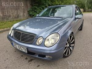 Blue Mercedes-Benz E 220 2003 in Daugavpils, with an engine capacity of 2.20 L and mileage of 334 thousand km for 2400 €, photo 4 on AUTOMOTO.COM.LV