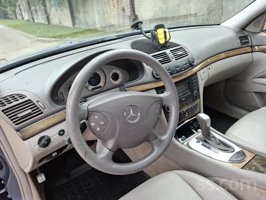 Blue Mercedes-Benz E 220 2003 in Daugavpils, with an engine capacity of 2.20 L and mileage of 334 thousand km for 2400 €, photo 23 on AUTOMOTO.COM.LV
