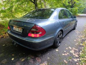 Синий Мерседес E 220 2003 в Лиепая, объемом двигателя 2.20 л и пробегом 514 тыс. км за 2400 €, фото 3 на AUTOMOTO.COM.LV