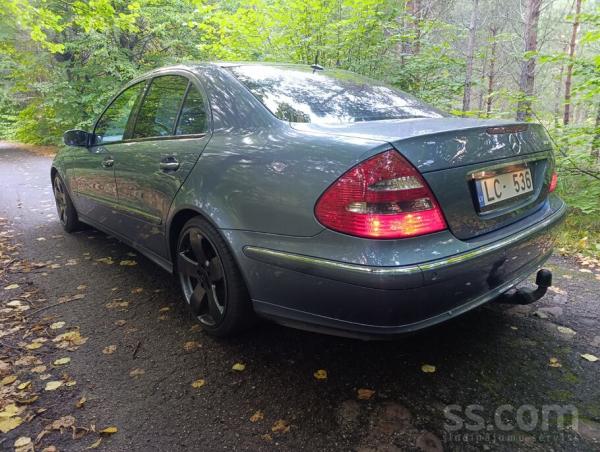 Blue Mercedes-Benz E 220 2003 in Liepaja, with an engine capacity of 2.20 L and mileage of 514 thousand km for 2400 €, photo 4 on AUTOMOTO.COM.LV