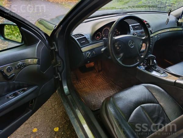 Blue Mercedes-Benz E 220 2003 in Liepaja, with an engine capacity of 2.20 L and mileage of 514 thousand km for 2400 €, photo 5 on AUTOMOTO.COM.LV