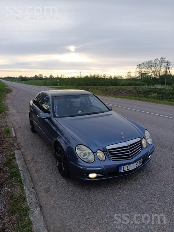 Blue Mercedes-Benz E 220 2003 in Liepaja, with an engine capacity of 2.20 L and mileage of 514 thousand km for 2400 €, photo 9 on AUTOMOTO.COM.LV