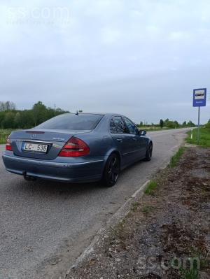 Синий Мерседес E 220 2003 в Лиепая, объемом двигателя 2.20 л и пробегом 514 тыс. км за 2400 €, фото 11 на AUTOMOTO.COM.LV