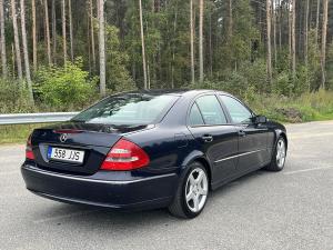 Zils Mercedes-Benz E 220 2003 Tallina, ar dzinēja tilpumu 2.20 L un nobraukumu 282 tūkst. km par 3990 €, foto 16 vietnē AUTOMOTO.COM.LV