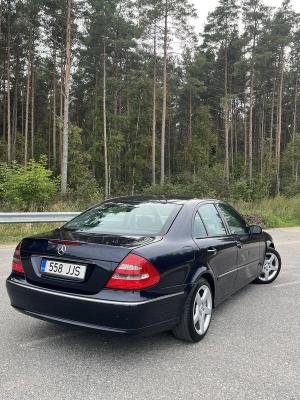 Zils Mercedes-Benz E 220 2003 Tallina, ar dzinēja tilpumu 2.20 L un nobraukumu 282 tūkst. km par 3990 €, foto 18 vietnē AUTOMOTO.COM.LV