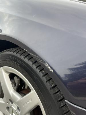 Zils Mercedes-Benz E 220 2003 Tallina, ar dzinēja tilpumu 2.20 L un nobraukumu 282 tūkst. km par 3990 €, foto 26 vietnē AUTOMOTO.COM.LV